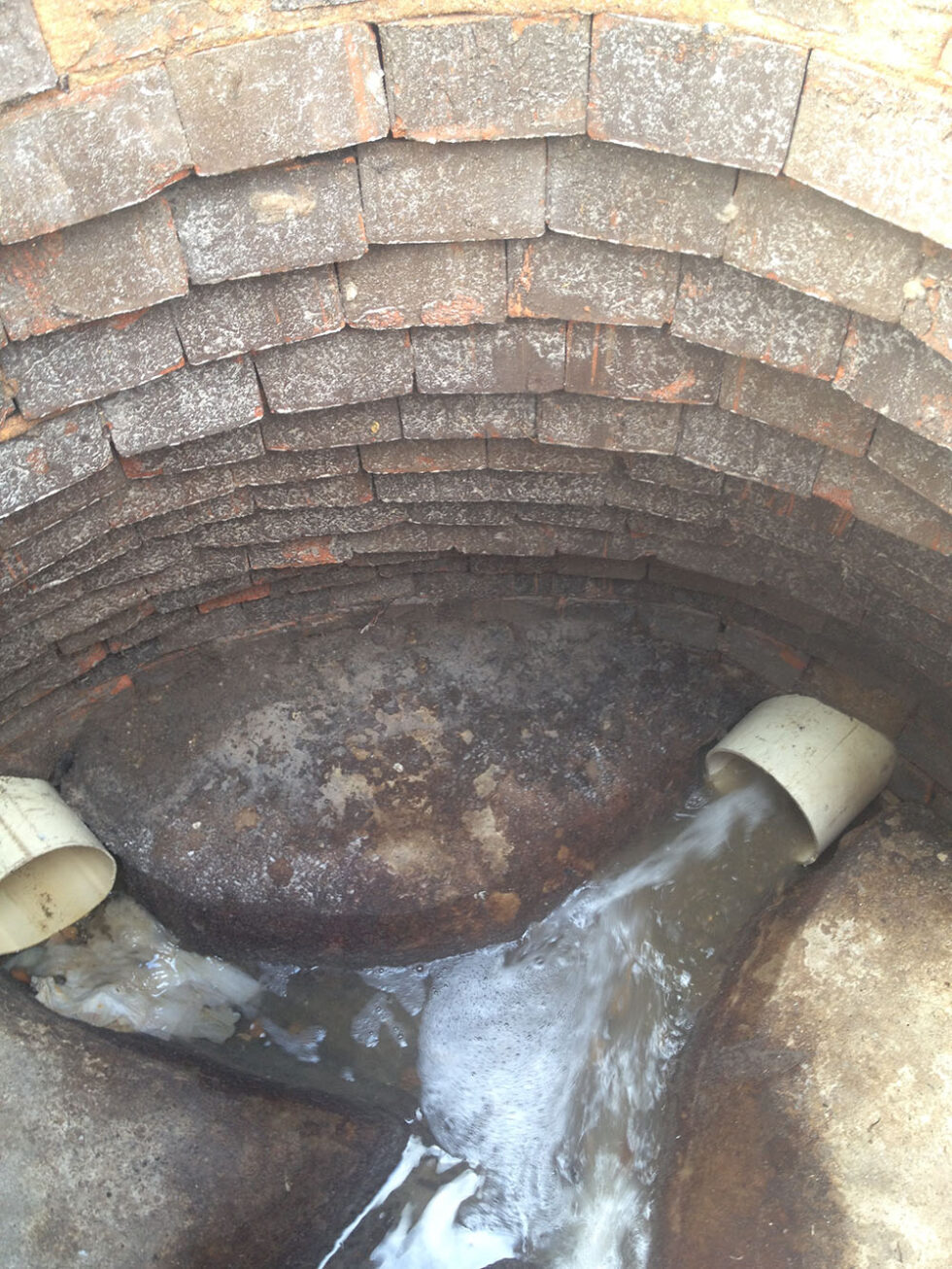 We quickly solve manhole water infiltration & exfiltration issues